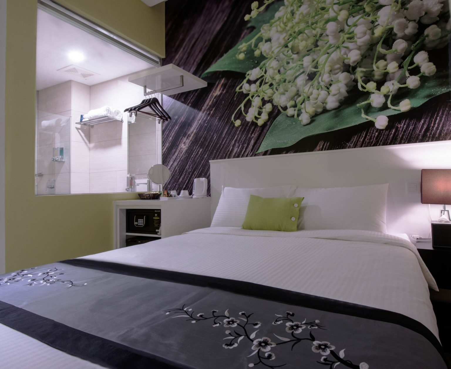 Rooms | J8 Hotel